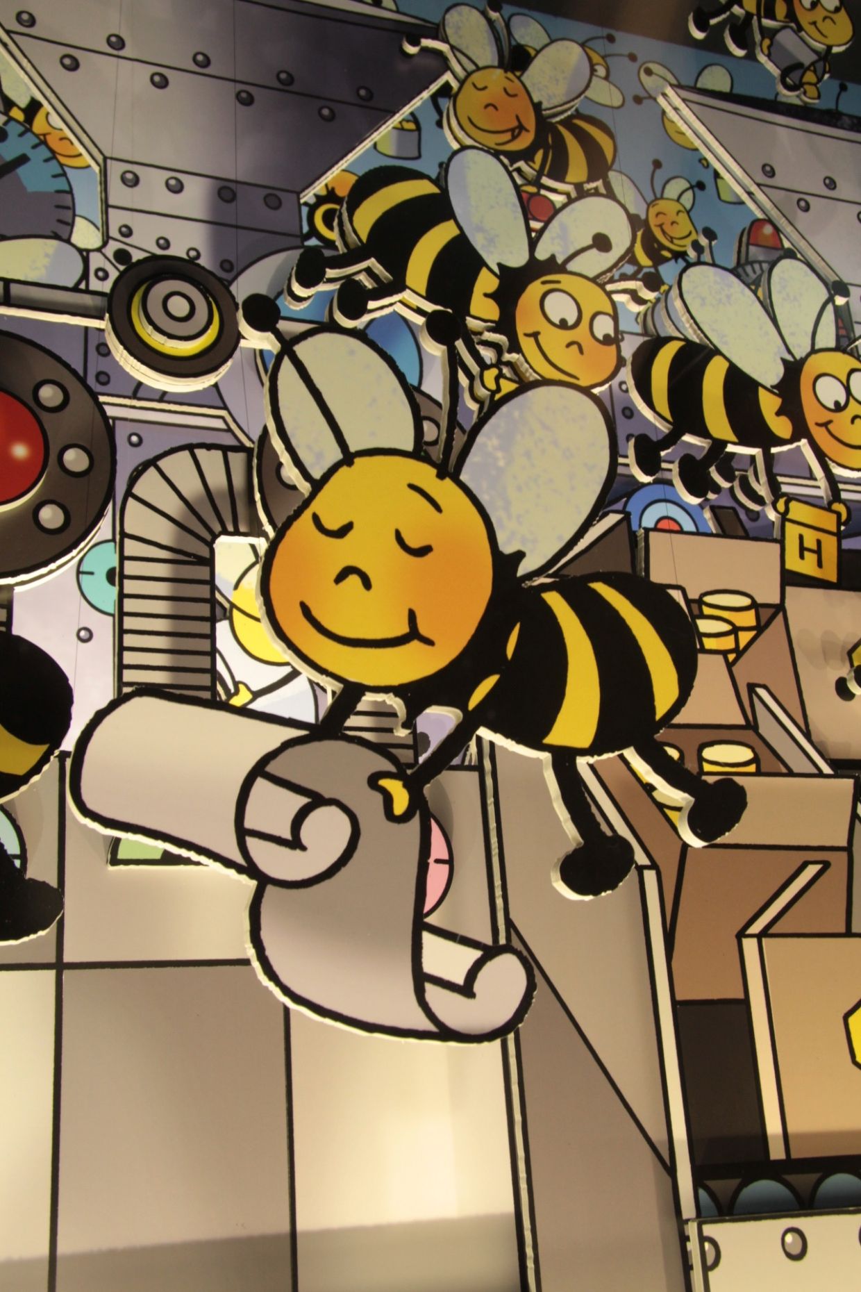 Display windows - Bee Paradise
