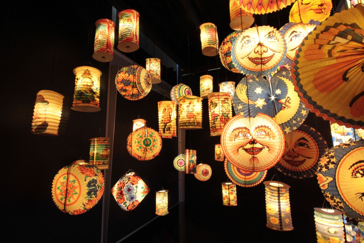 Display windows - The world of lanterns