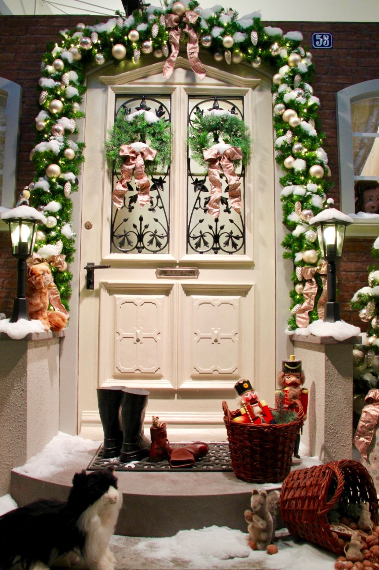 Display windows - The dreamy Christmas doors